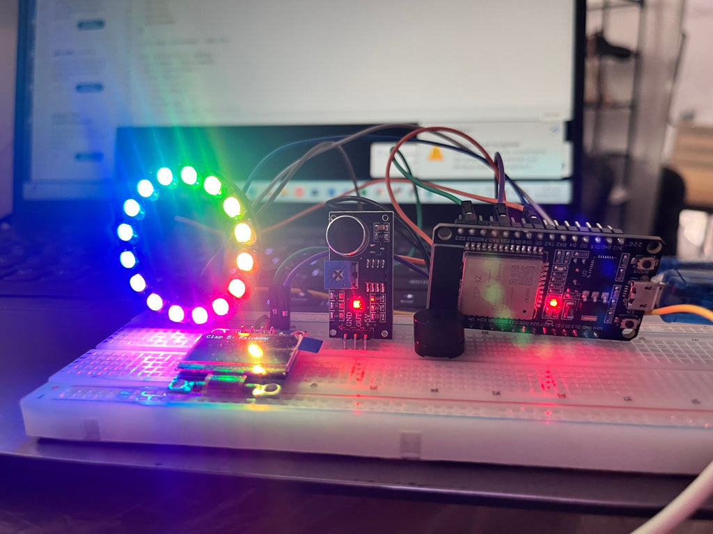 Sound-controlled RGB smart lamp using Sound Detector Sensor and ESP32 ...